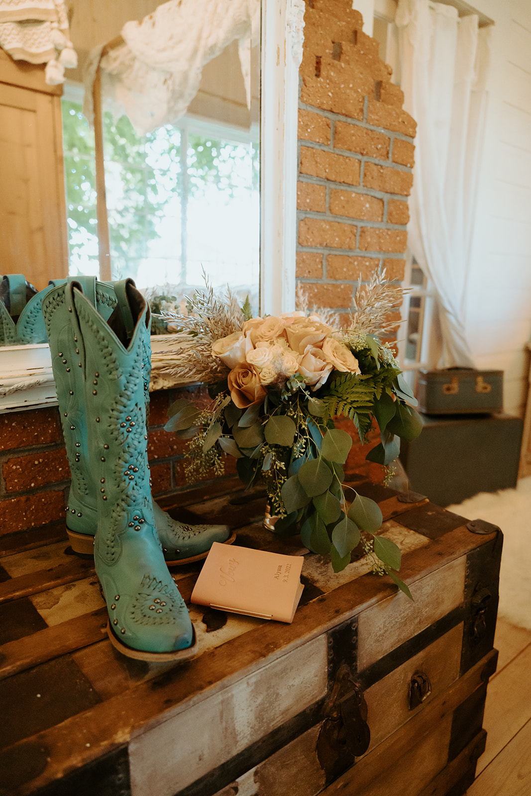 How to Pick Your Reno Wedding Photographer - mckennapaynephoto.com